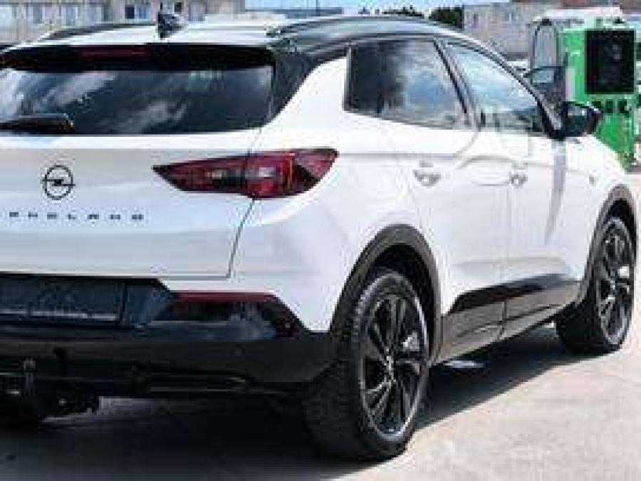 Balts Opel Grandland 2022 Šauļi, ar dzinēja tilpumu 1.50 L un nobraukumu 241 tūkst. km par 15450 €, foto 5 vietnē AUTOMOTO.COM.LV