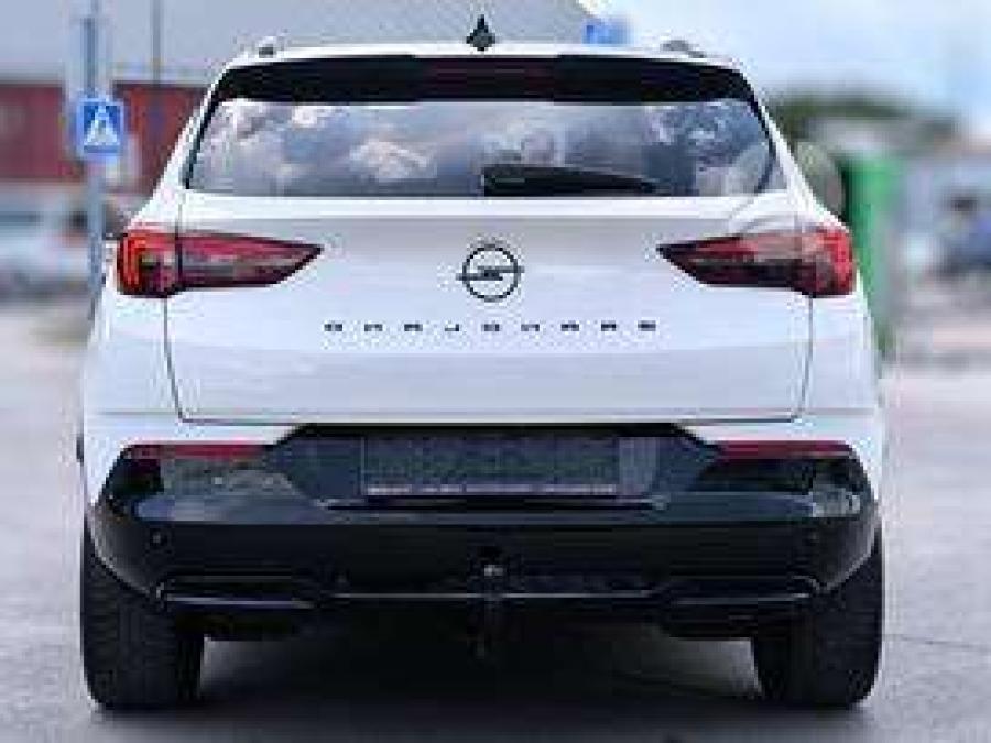 Balts Opel Grandland 2022 Šauļi, ar dzinēja tilpumu 1.50 L un nobraukumu 241 tūkst. km par 15450 €, foto 6 vietnē AUTOMOTO.COM.LV