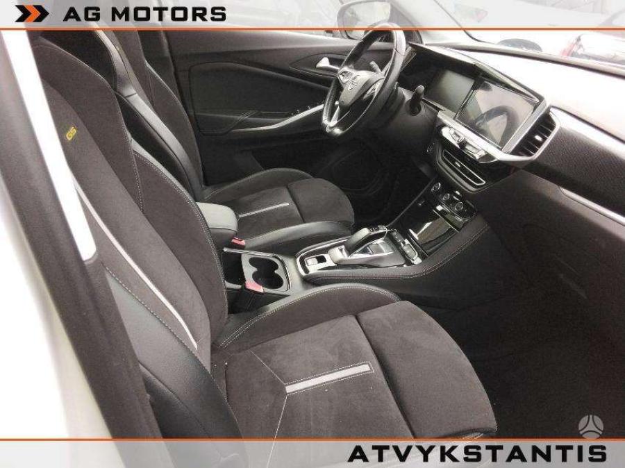 White Opel Grandland 2023 in Vilnius, with an engine capacity of 1.60 L and mileage of 92 thousand km for 21750 €, photo 6 on AUTOMOTO.COM.LV