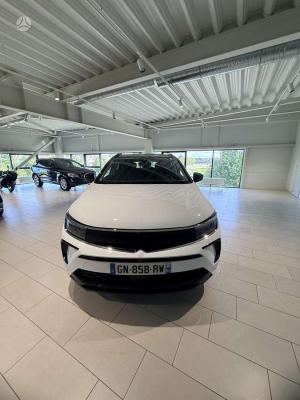 Balts Opel Grandland 2023 Šauļi, ar dzinēja tilpumu 1.60 L un nobraukumu 99 tūkst. km par 21500 €, foto 3 vietnē AUTOMOTO.COM.LV