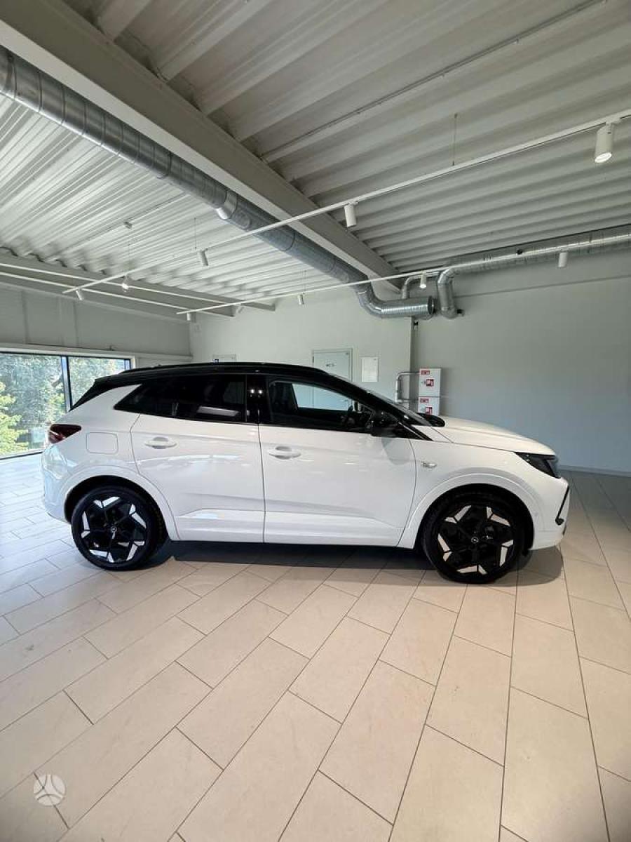 Balts Opel Grandland 2023 Šauļi, ar dzinēja tilpumu 1.60 L un nobraukumu 99 tūkst. km par 21500 €, foto 5 vietnē AUTOMOTO.COM.LV