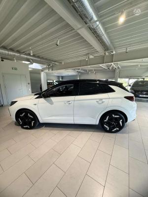 Balts Opel Grandland 2023 Šauļi, ar dzinēja tilpumu 1.60 L un nobraukumu 99 tūkst. km par 21500 €, foto 9 vietnē AUTOMOTO.COM.LV