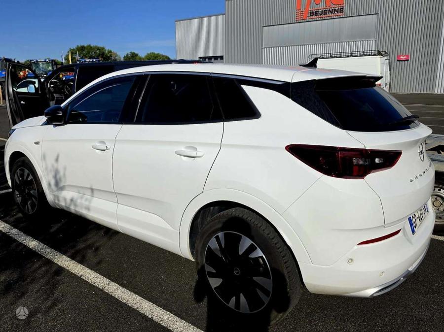 Balts Opel Grandland 2023 Klaipėda, ar dzinēja tilpumu 1.50 L un nobraukumu 154 tūkst. km par 13800 €, foto 6 vietnē AUTOMOTO.COM.LV