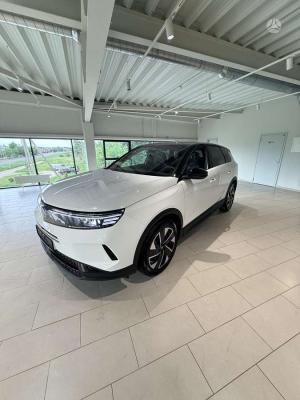 Balts Opel Grandland 2026 Šauļi, ar dzinēja tilpumu 1.20 L un nobraukumu 0 tūkst. km par 33950 €, foto  vietnē AUTOMOTO.COM.LV