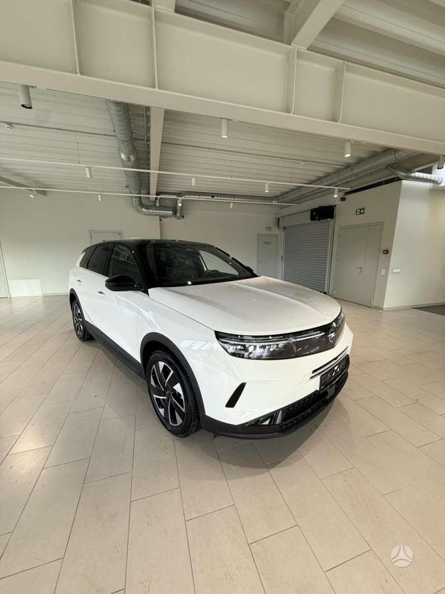 Balts Opel Grandland 2026 Šauļi, ar dzinēja tilpumu 1.20 L un nobraukumu 0 tūkst. km par 33950 €, foto 4 vietnē AUTOMOTO.COM.LV
