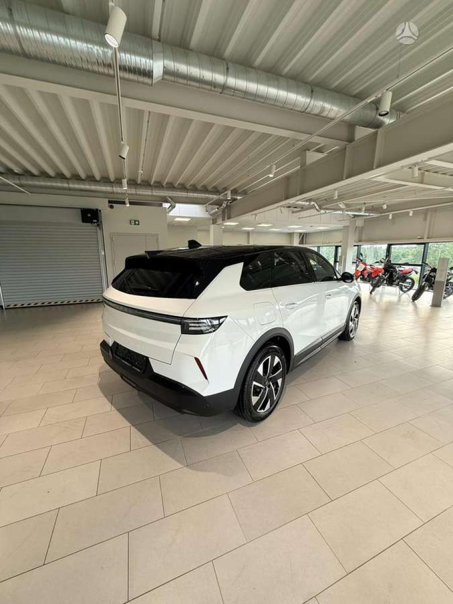 Balts Opel Grandland 2026 Šauļi, ar dzinēja tilpumu 1.20 L un nobraukumu 0 tūkst. km par 33950 €, foto 6 vietnē AUTOMOTO.COM.LV