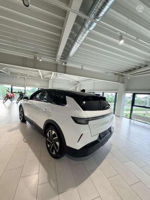 Balts Opel Grandland 2026 Šauļi, ar dzinēja tilpumu 1.20 L un nobraukumu 0 tūkst. km par 33950 €, foto 8 vietnē AUTOMOTO.COM.LV