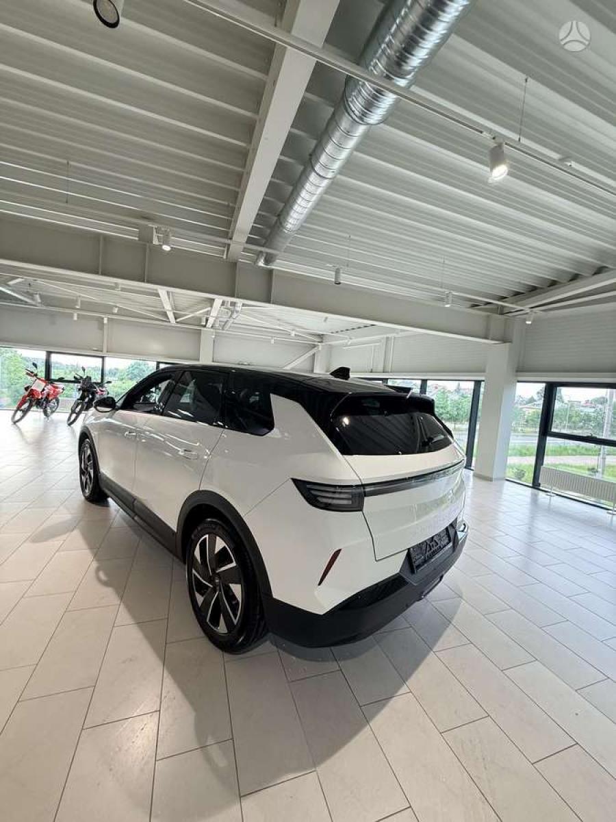 Balts Opel Grandland 2026 Šauļi, ar dzinēja tilpumu 1.20 L un nobraukumu 0 tūkst. km par 33950 €, foto 8 vietnē AUTOMOTO.COM.LV