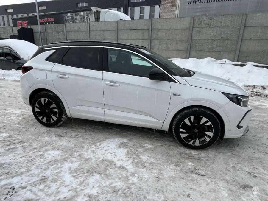 Balts Opel Grandland 2022 Tauragė, ar dzinēja tilpumu 1.50 L un nobraukumu 132 tūkst. km par 15488 €, foto 6 vietnē AUTOMOTO.COM.LV