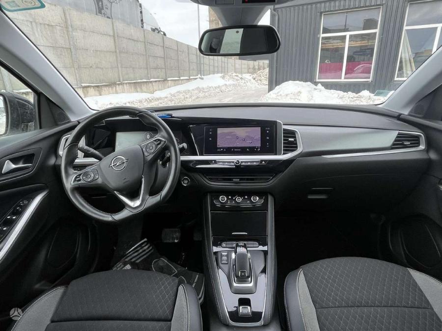 Balts Opel Grandland 2022 Tauragė, ar dzinēja tilpumu 1.50 L un nobraukumu 132 tūkst. km par 15488 €, foto 9 vietnē AUTOMOTO.COM.LV