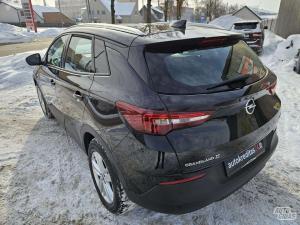 Black Opel Grandland X 2017 in Siauliai, with an engine capacity of 1.20 L and mileage of 186 thousand km for 7950 €, photo 4 on AUTOMOTO.COM.LV