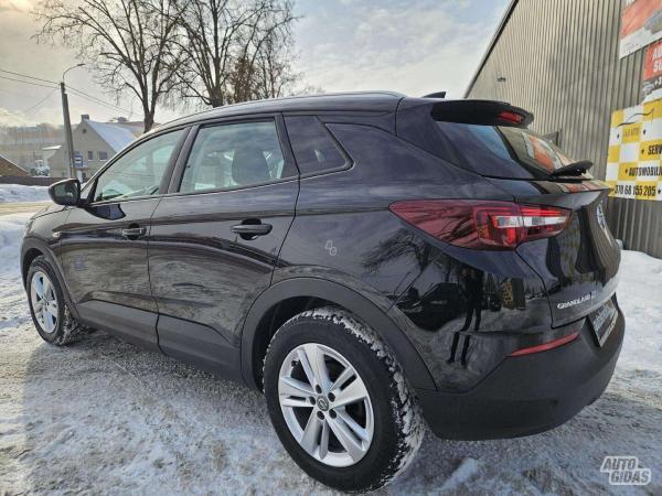 Black Opel Grandland X 2017 in Siauliai, with an engine capacity of 1.20 L and mileage of 186 thousand km for 7950 €, photo 5 on AUTOMOTO.COM.LV