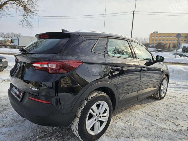 Black Opel Grandland X 2017 in Siauliai, with an engine capacity of 1.20 L and mileage of 186 thousand km for 7950 €, photo 7 on AUTOMOTO.COM.LV