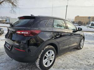 Black Opel Grandland X 2017 in Siauliai, with an engine capacity of 1.20 L and mileage of 186 thousand km for 7950 €, photo 7 on AUTOMOTO.COM.LV