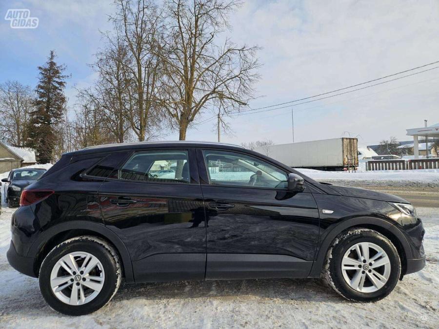 Black Opel Grandland X 2017 in Siauliai, with an engine capacity of 1.20 L and mileage of 186 thousand km for 7950 €, photo 9 on AUTOMOTO.COM.LV