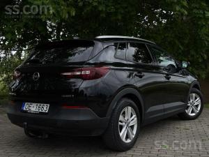 Melns Opel Grandland X 2017 Tukums, ar dzinēja tilpumu 1.60 L un nobraukumu 242 tūkst. km par 11300 €, foto 8 vietnē AUTOMOTO.COM.LV