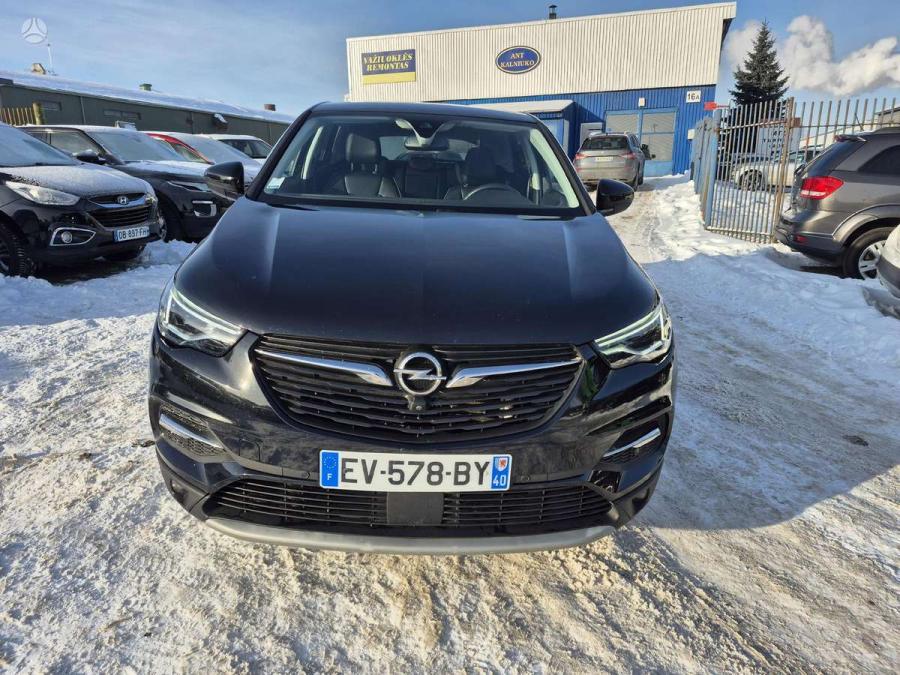 Melns Opel Grandland X 2018 Tauragė, ar dzinēja tilpumu 1.20 L un nobraukumu 118 tūkst. km par 9300 €, foto 2 vietnē AUTOMOTO.COM.LV