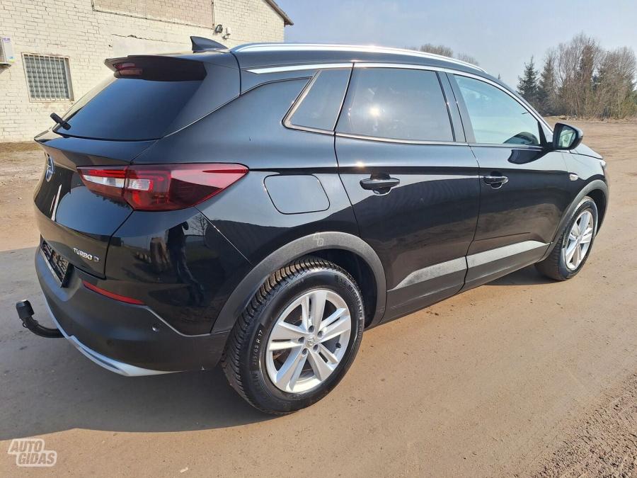 Black Opel Grandland X 2018 in Marijampole, with an engine capacity of 2.00 L and mileage of 289 thousand km for 10750 €, photo 5 on AUTOMOTO.COM.LV