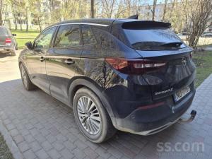 Black Opel Grandland X 2018 in Riga, with an engine capacity of 1.20 L and mileage of 200 thousand km for 7550 €, photo 3 on AUTOMOTO.COM.LV