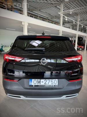 Black Opel Grandland X 2018 in Dobele, with an engine capacity of 1.20 L and mileage of 177 thousand km for 12750 €, photo 5 on AUTOMOTO.COM.LV