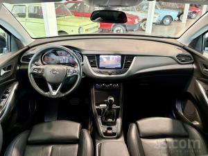 Black Opel Grandland X 2018 in Dobele, with an engine capacity of 1.20 L and mileage of 177 thousand km for 12750 €, photo 10 on AUTOMOTO.COM.LV