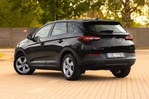 Melns Opel Grandland X 2018 Jelgava, ar dzinēja tilpumu 1.60 L un nobraukumu 155 tūkst. km par 11900 €, foto 5 vietnē AUTOMOTO.COM.LV