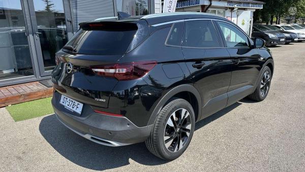 Black Opel Grandland X 2018 in Klaipeda, with an engine capacity of 1.20 L and mileage of 195 thousand km for 9500 €, photo 3 on AUTOMOTO.COM.LV