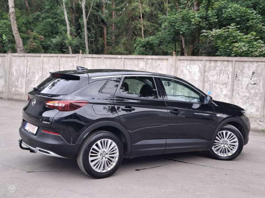 Черный Опель Grandland X 2018 в Вильнюс, объемом двигателя 1.56 л и пробегом 234 тыс. км за 10900 €, фото 3 на AUTOMOTO.COM.LV