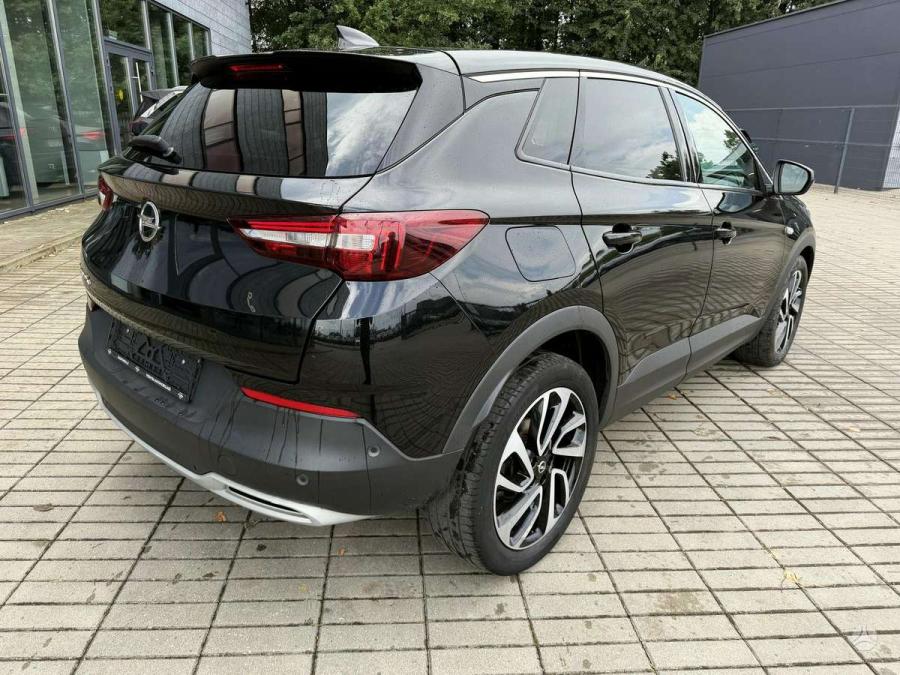 Black Opel Grandland X 2018 in Kaunas, with an engine capacity of 1.20 L and mileage of 145 thousand km for 10800 €, photo 4 on AUTOMOTO.COM.LV