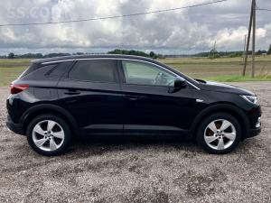 Black Opel Grandland X 2018 in Talsi, with an engine capacity of 1.60 L and mileage of 162 thousand km for 12500 €, photo 3 on AUTOMOTO.COM.LV