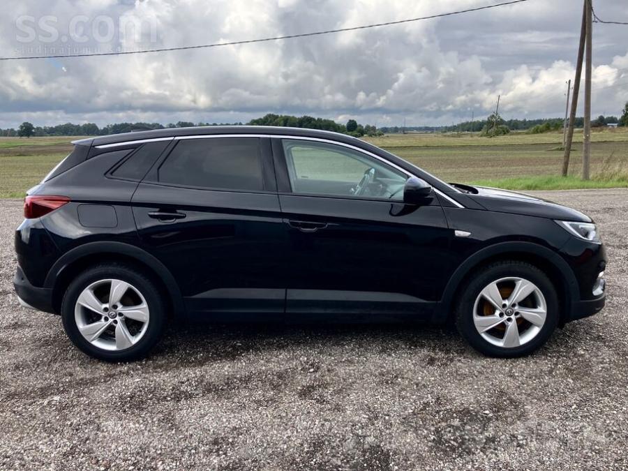 Black Opel Grandland X 2018 in Talsi, with an engine capacity of 1.60 L and mileage of 162 thousand km for 12500 €, photo 3 on AUTOMOTO.COM.LV