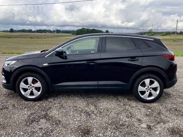 Black Opel Grandland X 2018 in Talsi, with an engine capacity of 1.60 L and mileage of 162 thousand km for 12500 €, photo 7 on AUTOMOTO.COM.LV