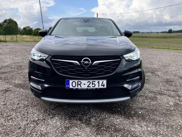 Black Opel Grandland X 2018 in Talsi, with an engine capacity of 1.60 L and mileage of 162 thousand km for 12500 €, photo 9 on AUTOMOTO.COM.LV