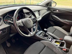 Black Opel Grandland X 2018 in Talsi, with an engine capacity of 1.60 L and mileage of 162 thousand km for 12500 €, photo 15 on AUTOMOTO.COM.LV