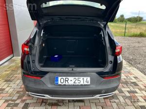 Black Opel Grandland X 2018 in Talsi, with an engine capacity of 1.60 L and mileage of 162 thousand km for 12500 €, photo 17 on AUTOMOTO.COM.LV