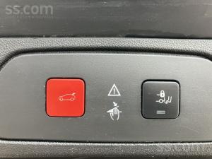 Black Opel Grandland X 2018 in Talsi, with an engine capacity of 1.60 L and mileage of 162 thousand km for 12500 €, photo 18 on AUTOMOTO.COM.LV