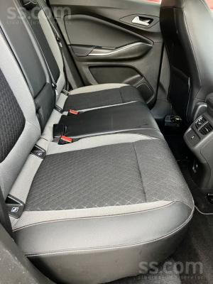 Black Opel Grandland X 2018 in Talsi, with an engine capacity of 1.60 L and mileage of 162 thousand km for 12500 €, photo 19 on AUTOMOTO.COM.LV