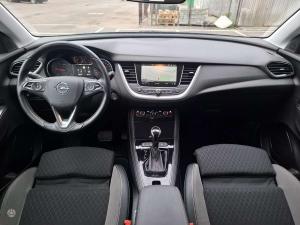 Black Opel Grandland X 2018 in Vilnius, with an engine capacity of 1.56 L and mileage of 234 thousand km for 10700 €, photo 4 on AUTOMOTO.COM.LV