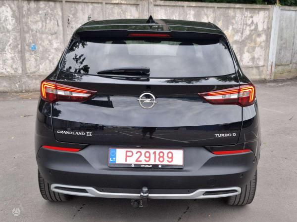 Black Opel Grandland X 2018 in Vilnius, with an engine capacity of 1.56 L and mileage of 234 thousand km for 10700 €, photo 10 on AUTOMOTO.COM.LV