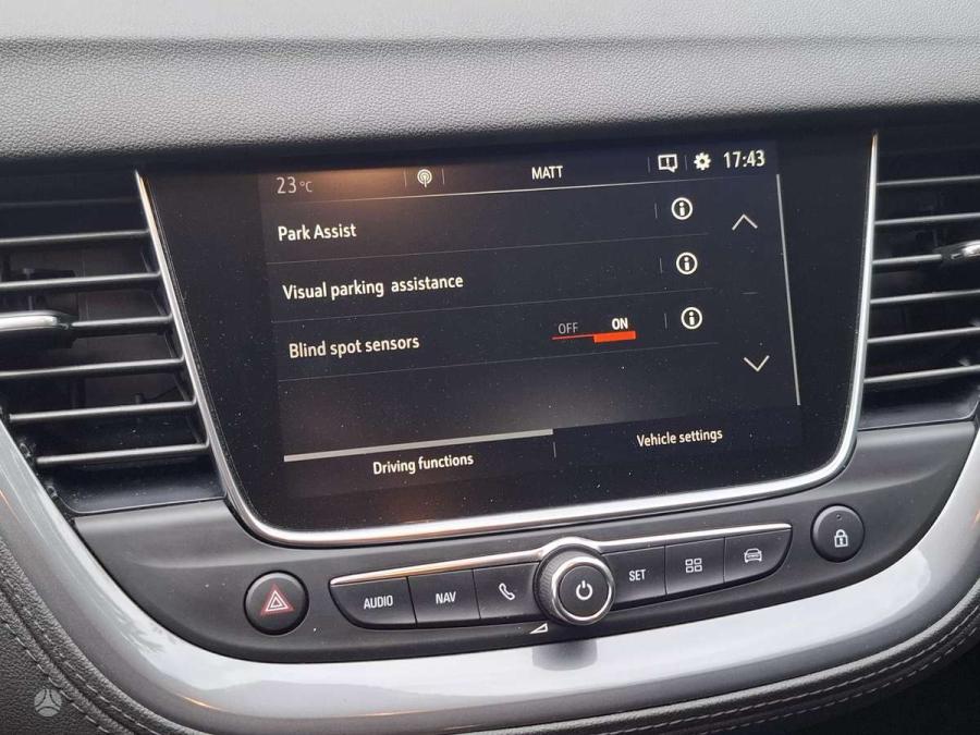 Black Opel Grandland X 2018 in Vilnius, with an engine capacity of 1.56 L and mileage of 234 thousand km for 10700 €, photo 26 on AUTOMOTO.COM.LV