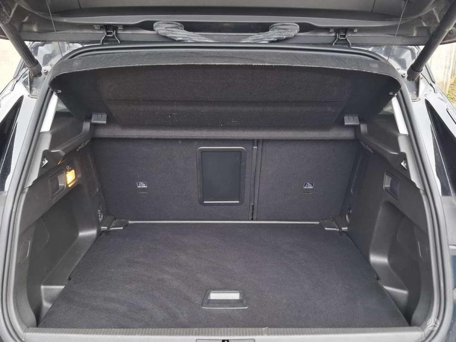 Black Opel Grandland X 2018 in Vilnius, with an engine capacity of 1.56 L and mileage of 234 thousand km for 10700 €, photo 33 on AUTOMOTO.COM.LV