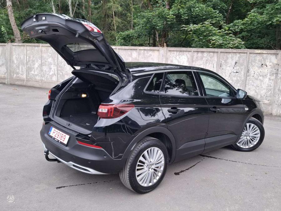 Black Opel Grandland X 2018 in Vilnius, with an engine capacity of 1.56 L and mileage of 234 thousand km for 10700 €, photo 34 on AUTOMOTO.COM.LV