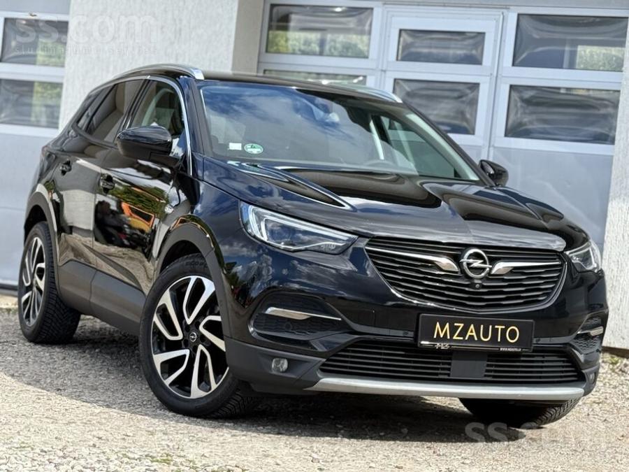 Black Opel Grandland X 2018 in Tukums, with an engine capacity of 2.00 L and mileage of 189 thousand km for 14299 €, photo 1 on AUTOMOTO.COM.LV