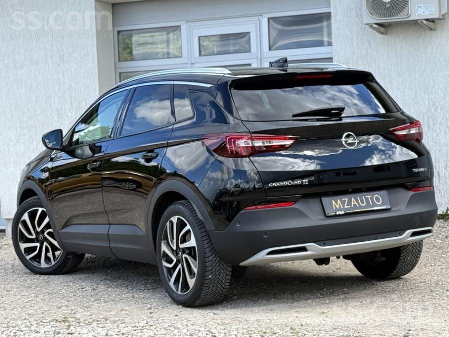 Black Opel Grandland X 2018 in Tukums, with an engine capacity of 2.00 L and mileage of 189 thousand km for 14299 €, photo 4 on AUTOMOTO.COM.LV