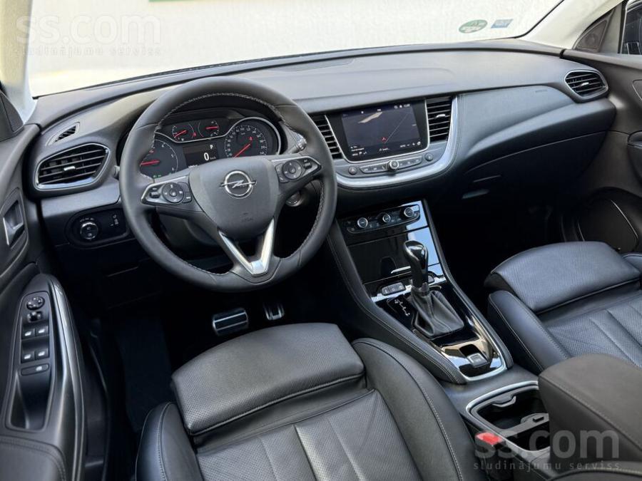 Black Opel Grandland X 2018 in Tukums, with an engine capacity of 2.00 L and mileage of 189 thousand km for 14299 €, photo 7 on AUTOMOTO.COM.LV