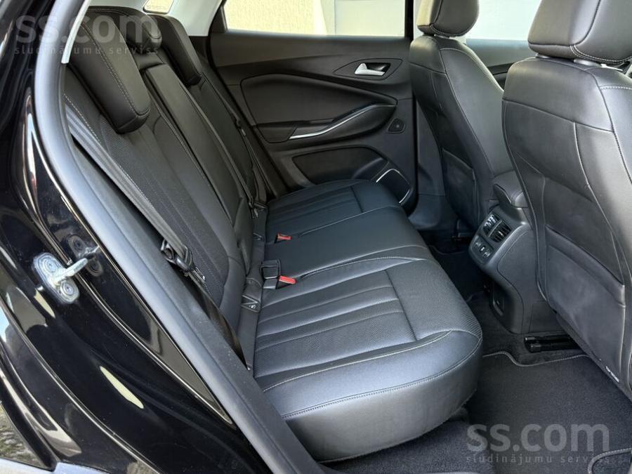 Black Opel Grandland X 2018 in Tukums, with an engine capacity of 2.00 L and mileage of 189 thousand km for 14299 €, photo 10 on AUTOMOTO.COM.LV