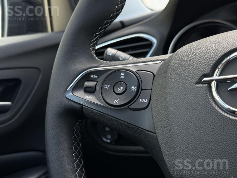 Black Opel Grandland X 2018 in Tukums, with an engine capacity of 2.00 L and mileage of 189 thousand km for 14299 €, photo 13 on AUTOMOTO.COM.LV