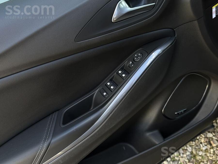 Black Opel Grandland X 2018 in Tukums, with an engine capacity of 2.00 L and mileage of 189 thousand km for 14299 €, photo 15 on AUTOMOTO.COM.LV