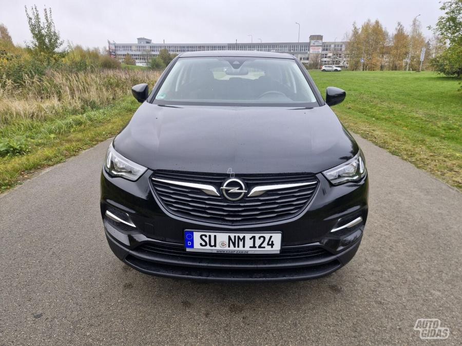 Черный Опель Grandland X 2018 в Тельшяй, объемом двигателя 1.20 л и пробегом 178 тыс. км за 7450 €, фото 1 на AUTOMOTO.COM.LV