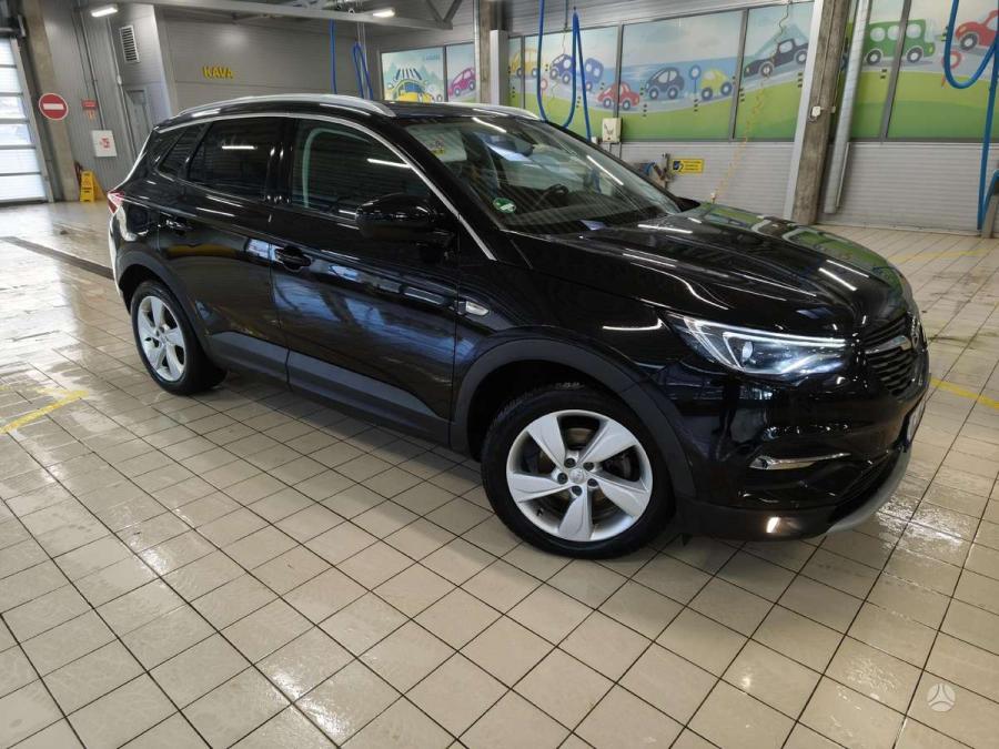 Black Opel Grandland X 2019 in Vilnius, with an engine capacity of 2.00 L and mileage of 128 thousand km for 11950 €, photo 2 on AUTOMOTO.COM.LV